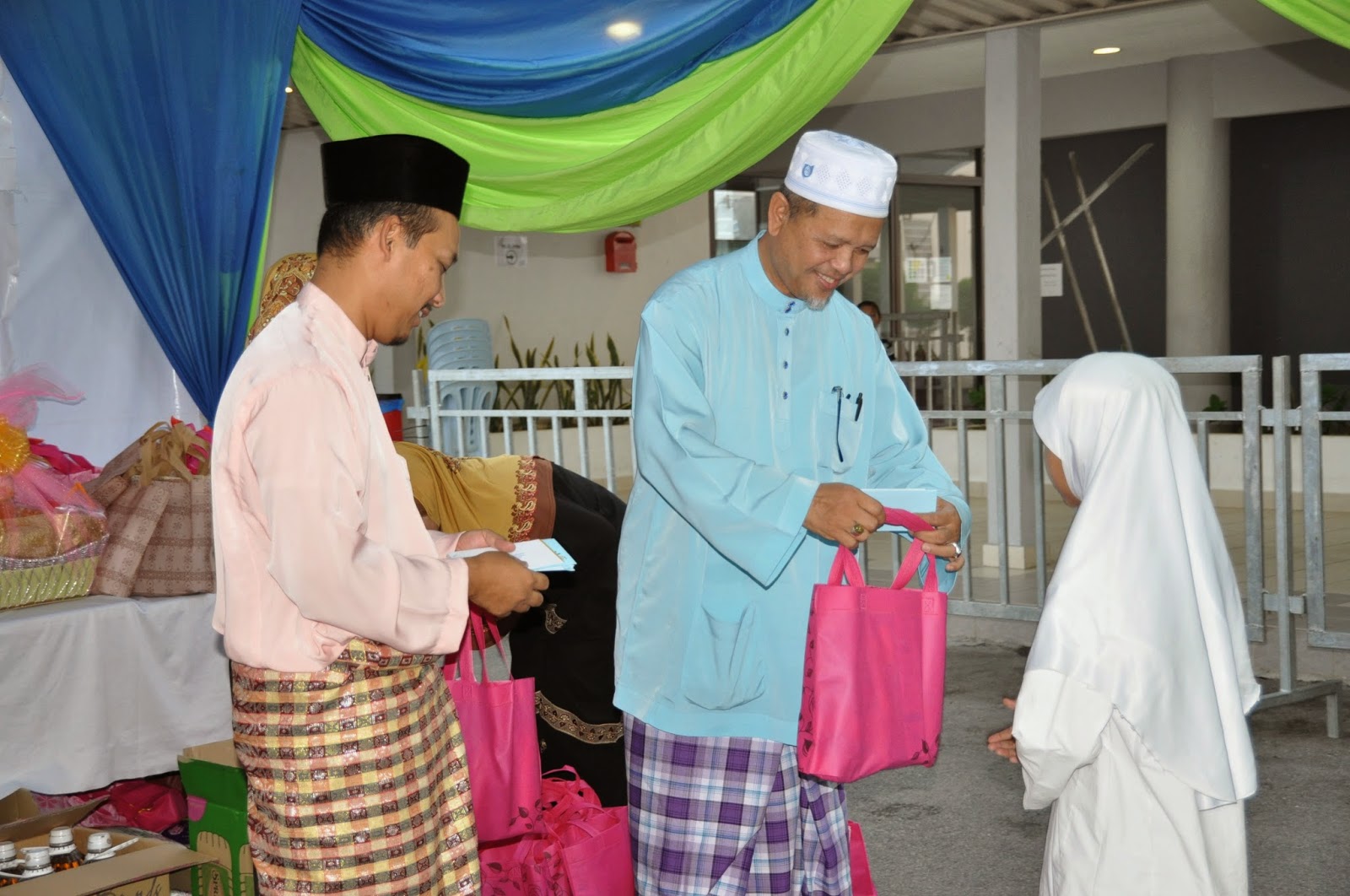 Surau Ar-Raudhah Taman Seri Bangi: Majlis Berbuka Puasa Perdana @ Seri ...