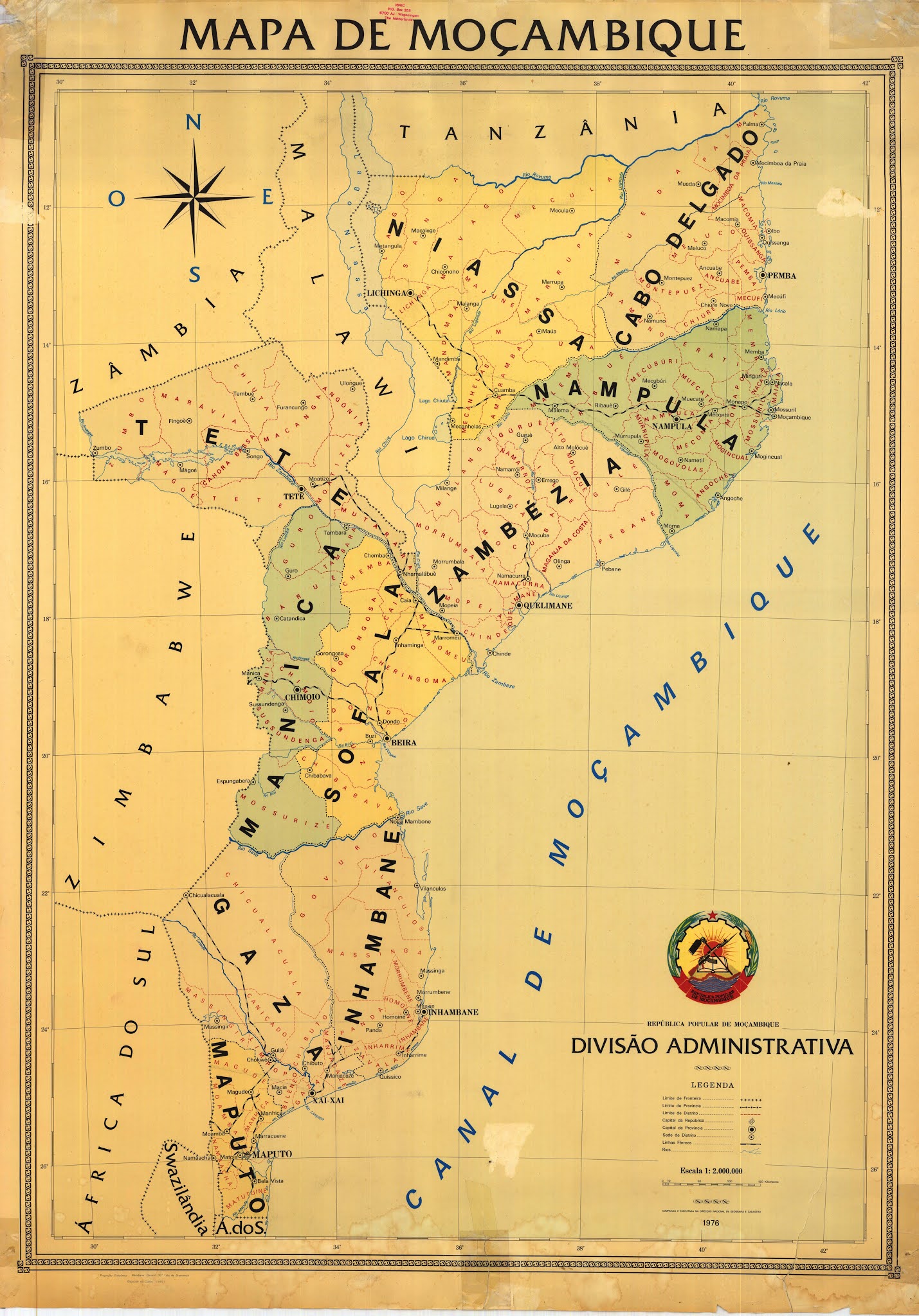 Blog de Geografia: Mapa de Moçambique. Divisão Administrativa, 1976