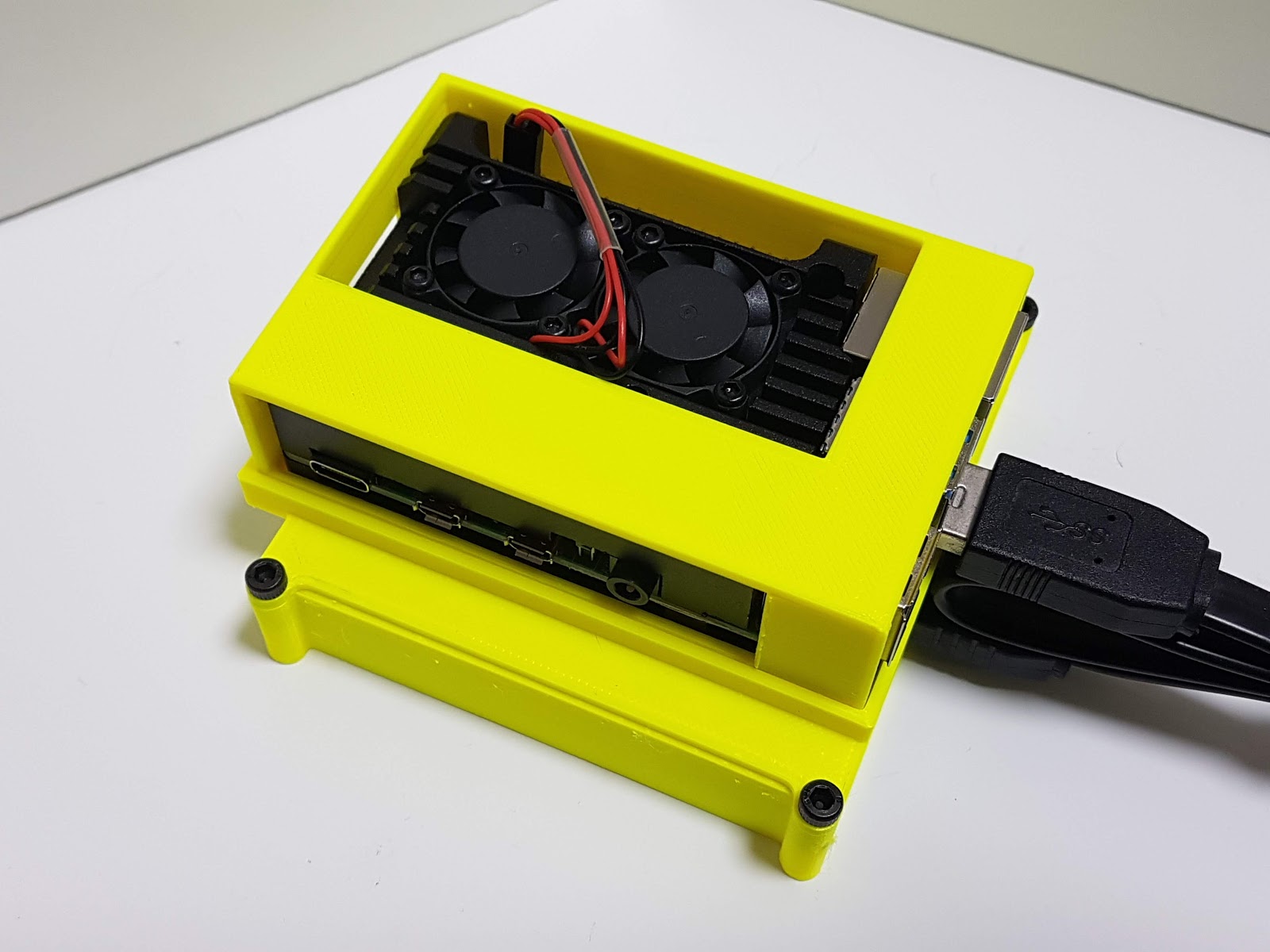 Teck's Treehouse: Practical 3D printing: Outer case for RPi "armor case"