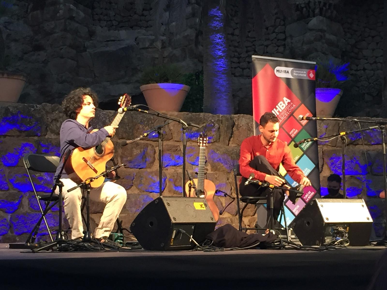 prensa-arkolano-arq: Concierto de Pyrophorus Guitar Duo – Alí Arango ...