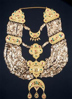 Qatar Culture Club: Traditional Costume