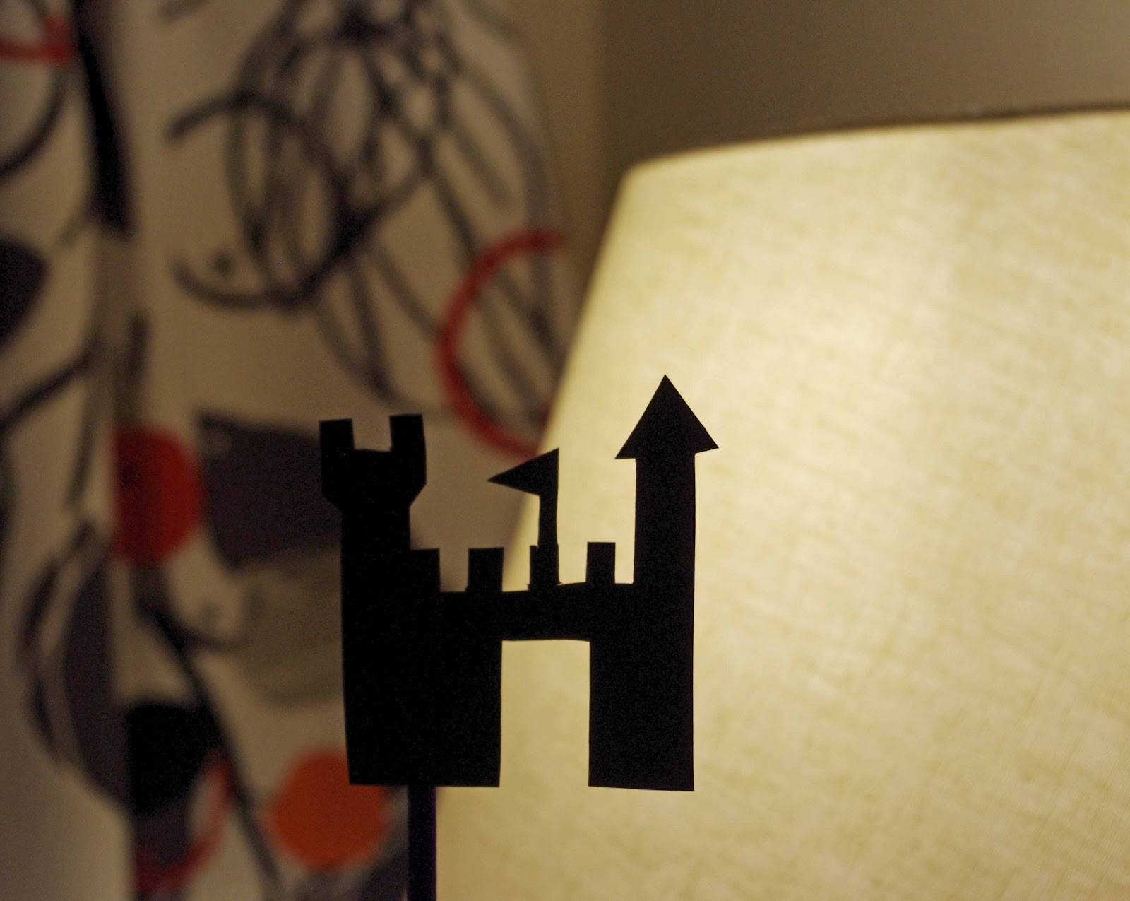 Niko and Nonnie: DIY Shadow Puppets