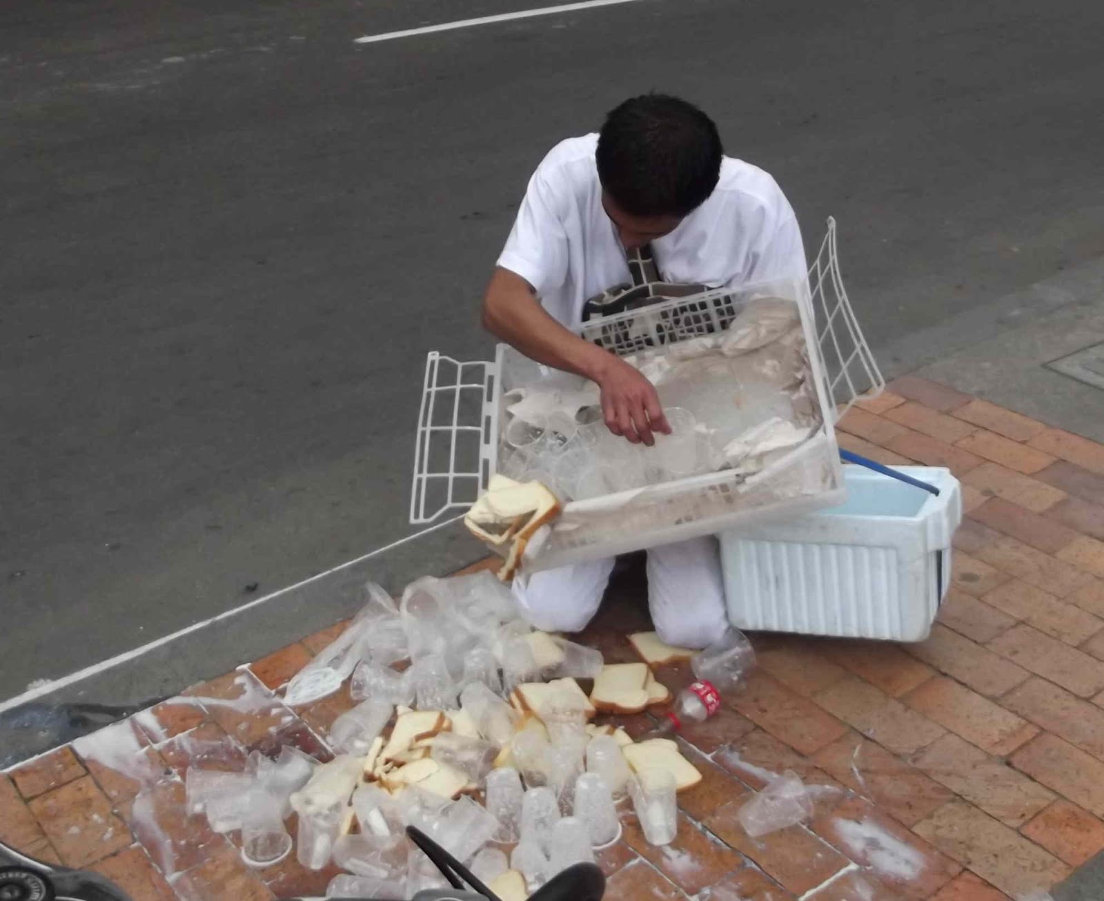 Mike's Bogota Blog: The Spilled Sandwiches Strategy