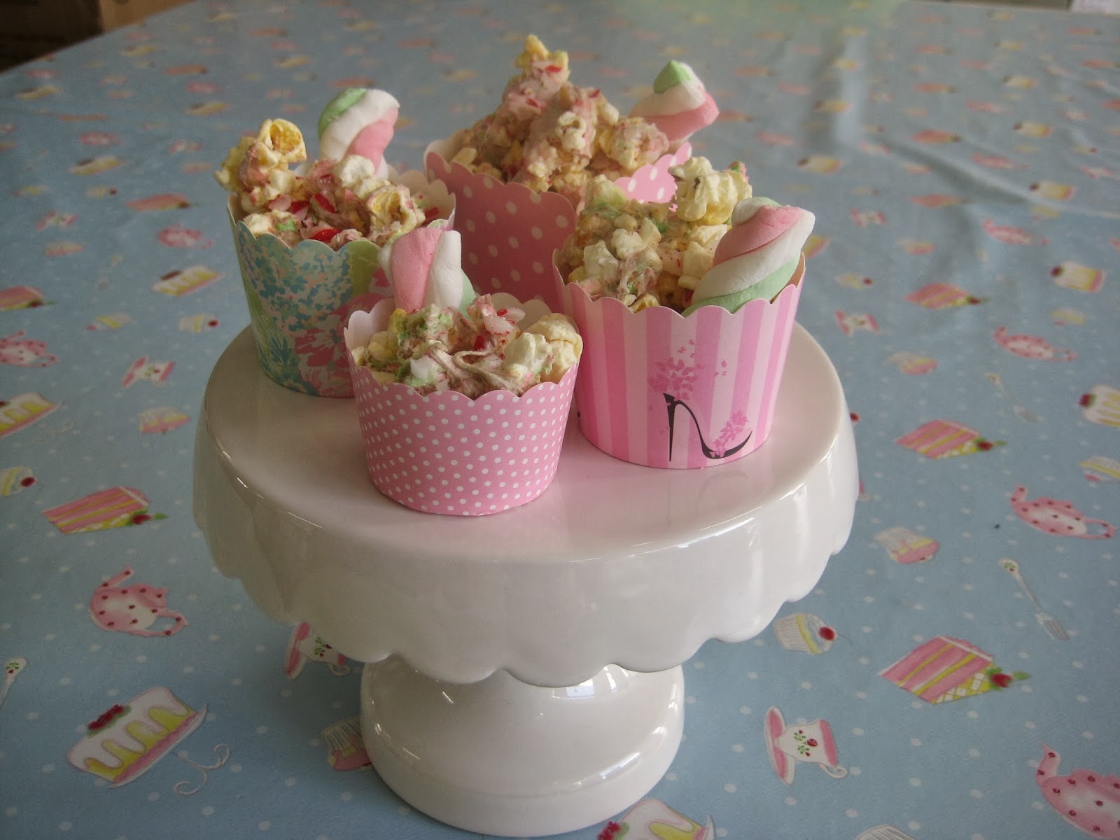 Kiwi Cakes: Popcorn Cluster Cups - from Kiwicakes test kitchen