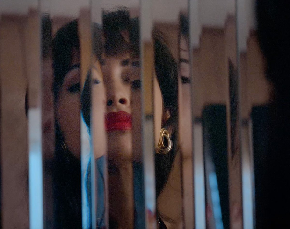 SNEAK PEEK : "Selena: The Series" on Netflix