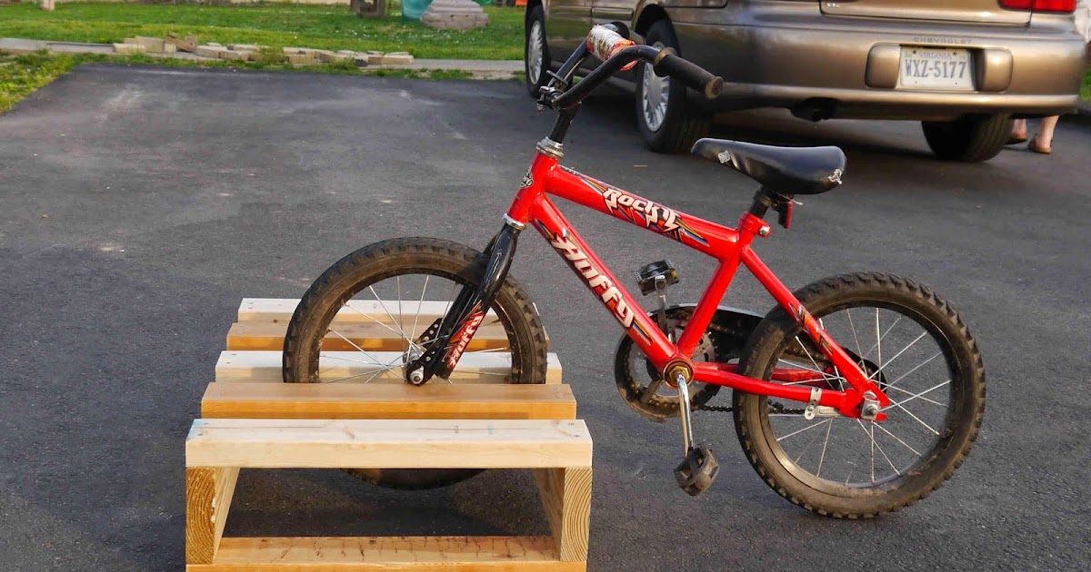 Trekkie Mom: Kids' Easy Bike Rack