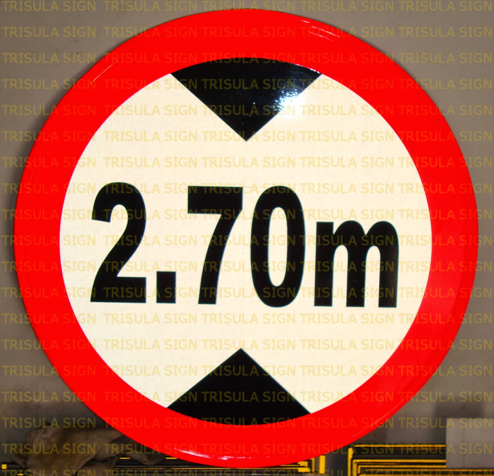 Rambu Larangan Masuk Bagi Kendaraan Dengan Tinggi Tertentu (Tinggi Maks ...