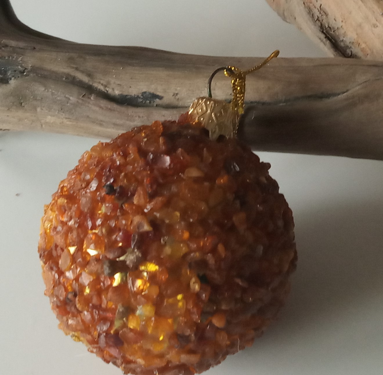 Ręko-czyny: Bombka DIY z bursztynu