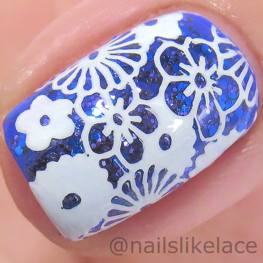 NailsLikeLace: In Full Bloom: Blue and White Floral Print Stamping
