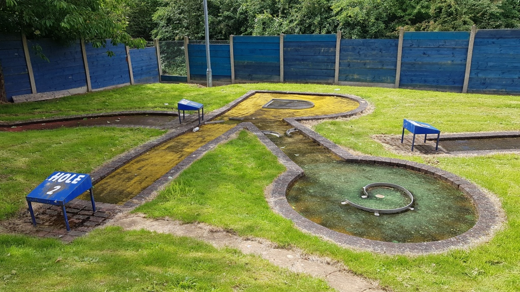 The Ham and Egger Files: Crazy Golf at Fenton Manor Sports Complex in Stoke