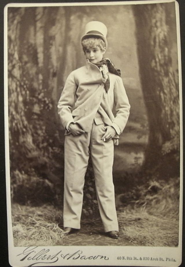 20 Stunning Studio Portraits Taken by Benjamin J. Falk From Between the ...