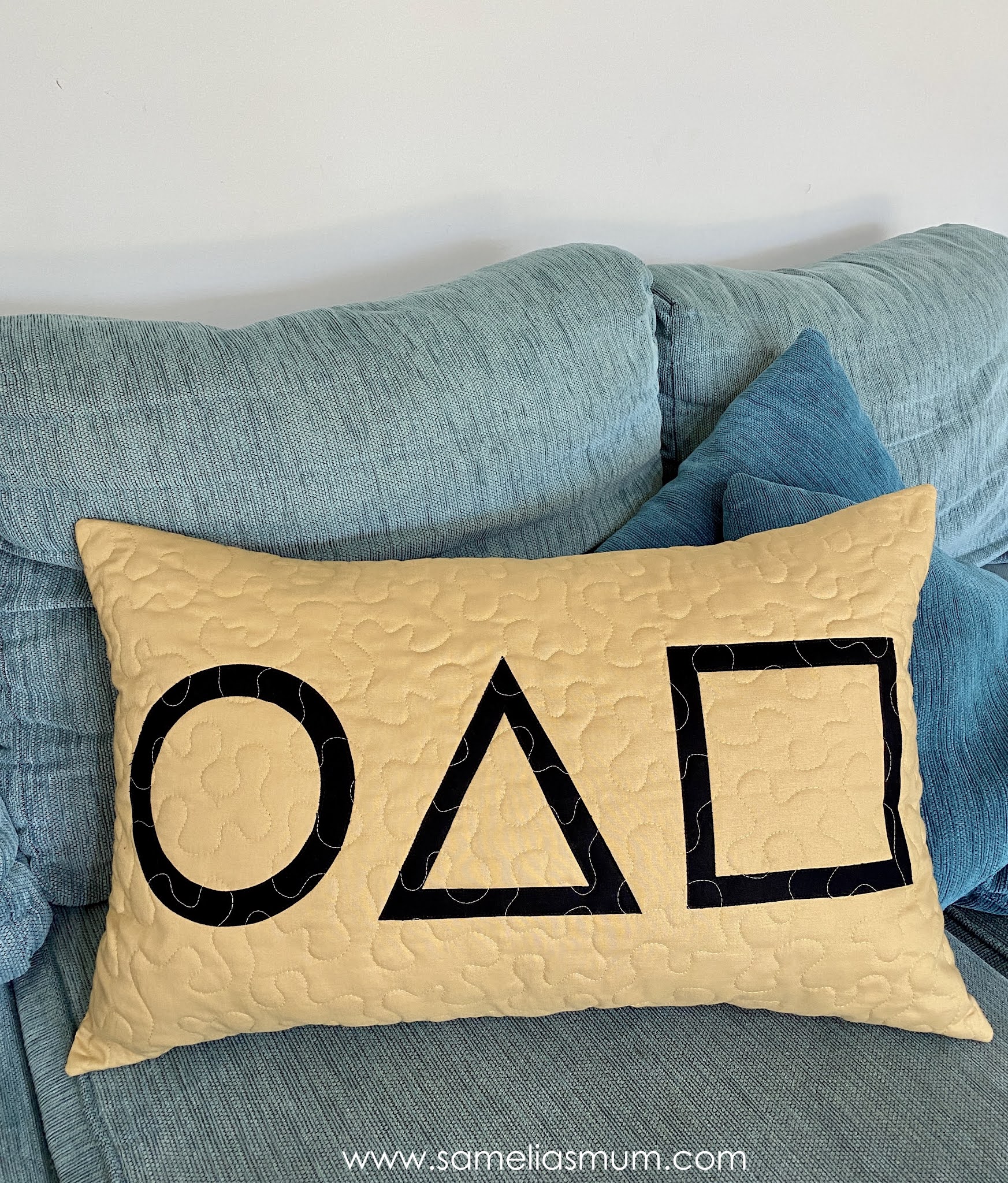 Squid Game Pillow + Pattern - Samelia's Mum