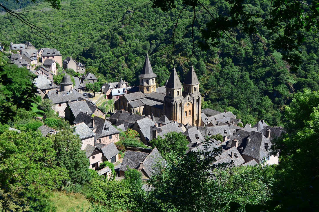 France - Conques et son abbatiale - Les routes de tous les voyages