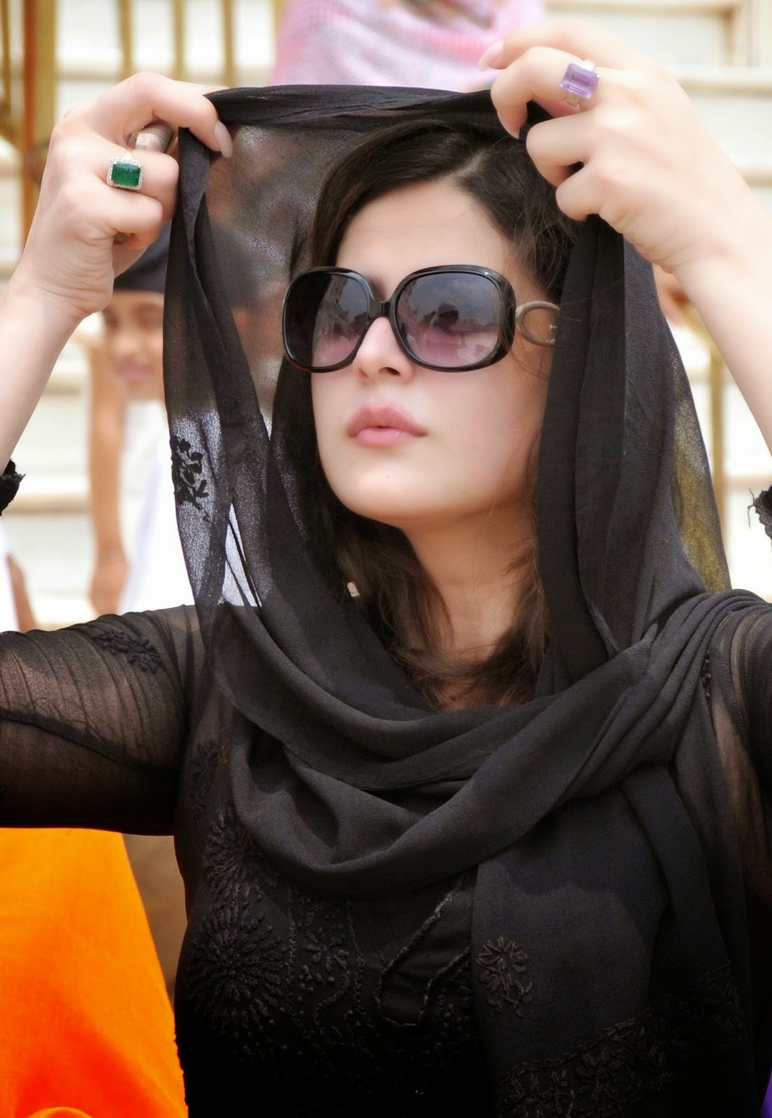 Actress Without Makeup: Bollywood actress Zarine Khan without makeup ...