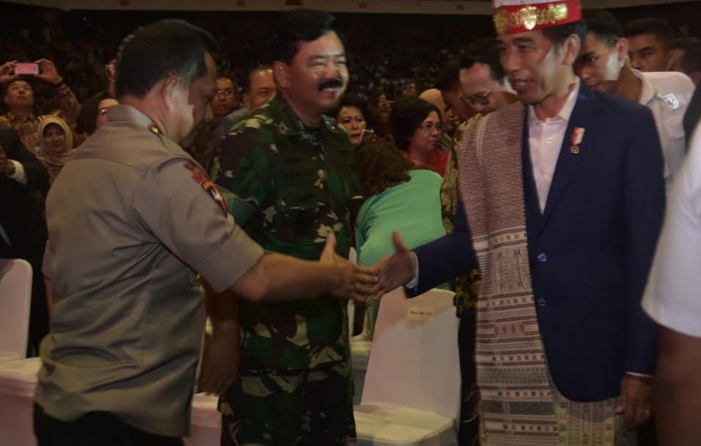 Panglima TNI Dampingi Presiden Jokowi Hadiri Perayaan Natal Nasional di ... Panglima TNI Dampingi Presiden Jokowi Hadiri Perayaan Natal Nasional di ...