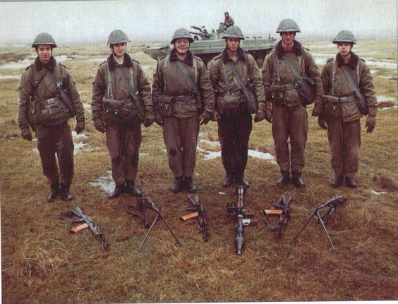 Four Bees: East German, NVA, AK47 (MPi), 4 Magazine Ammo Pouch ...