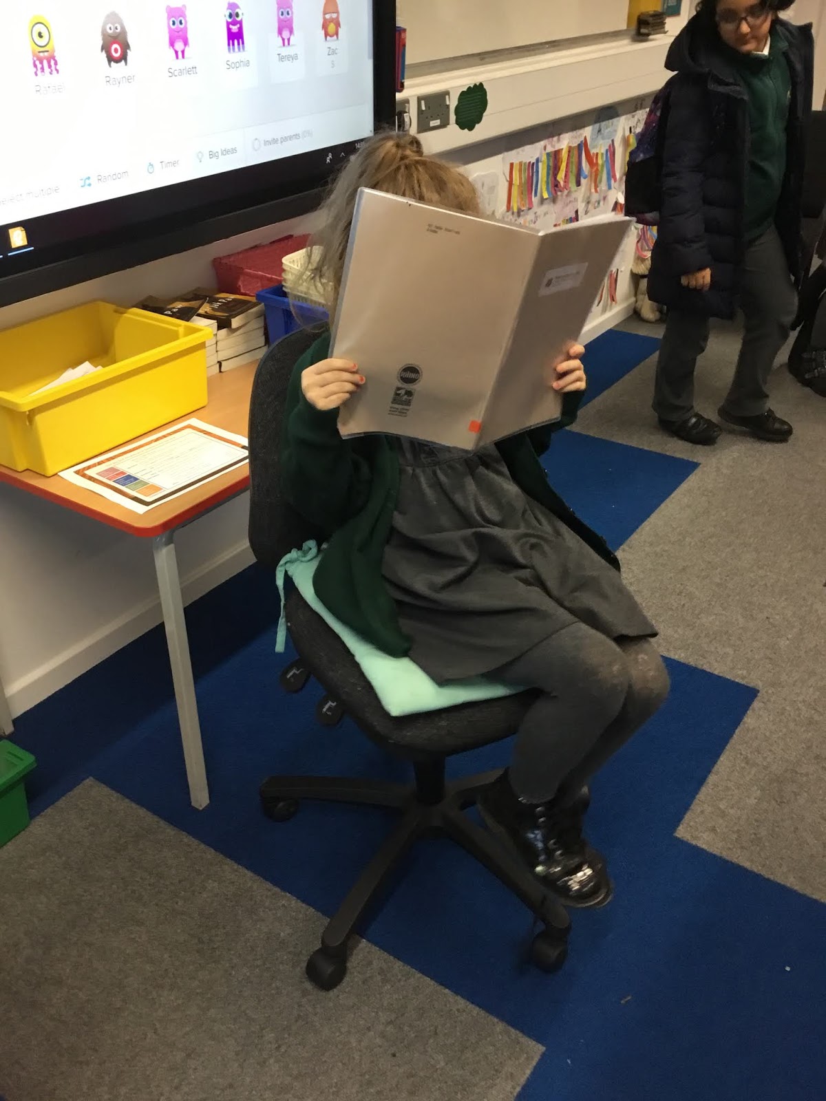 Suttons Primary School: 3JI Newsround Reporters