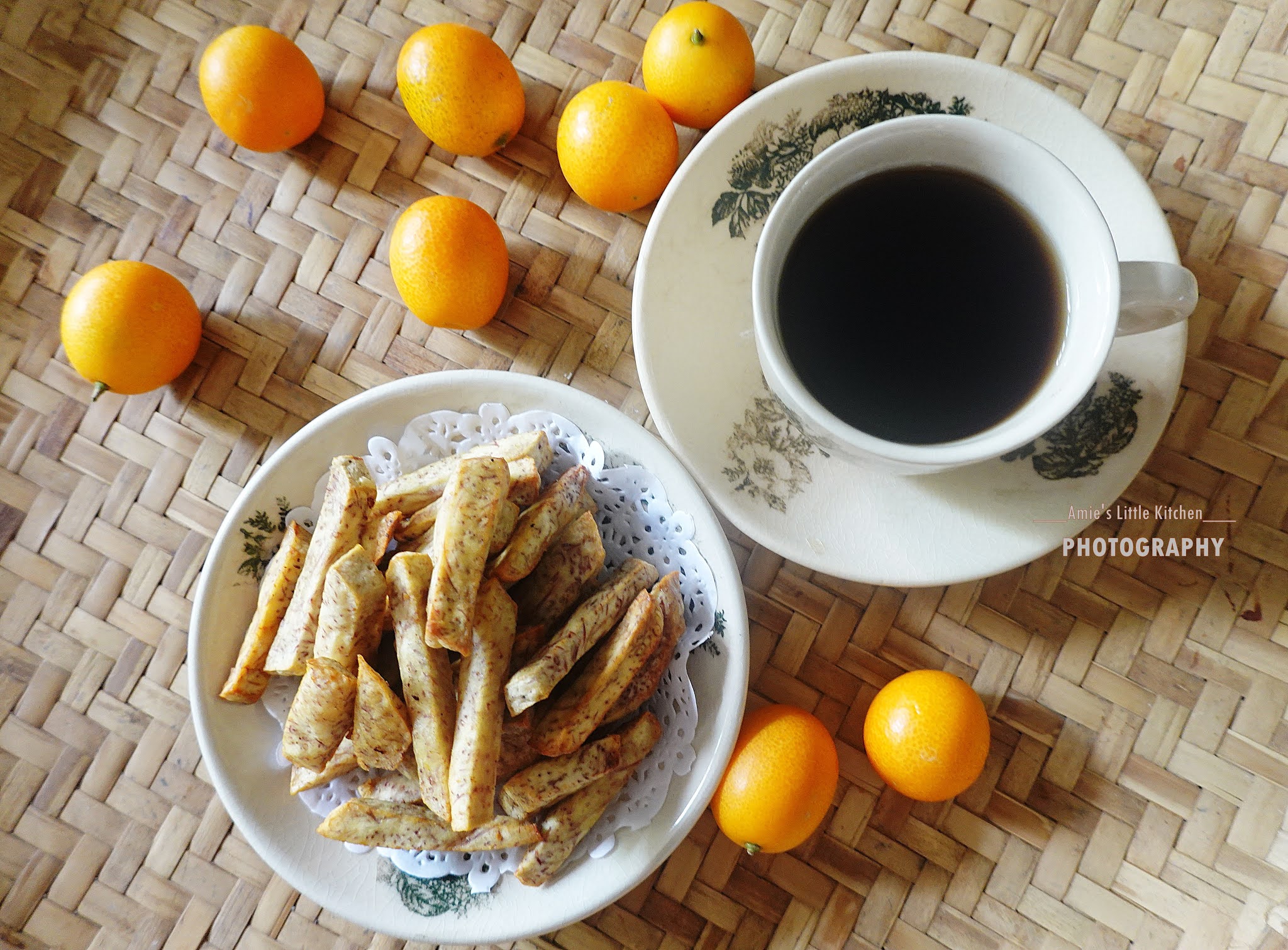Sepiring Keladi Cina Goreng & Secawan Kopi Panas - Amie's Little Kitchen