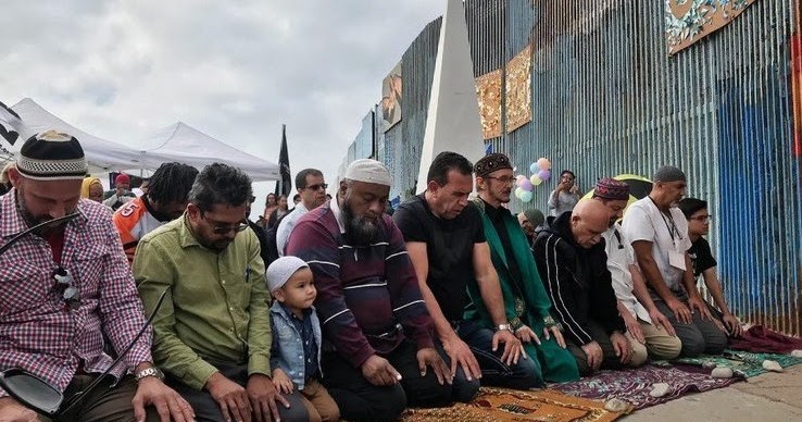 Musulmanes y evangélicos oran juntos en frontera entre EE.UU. y México ...
