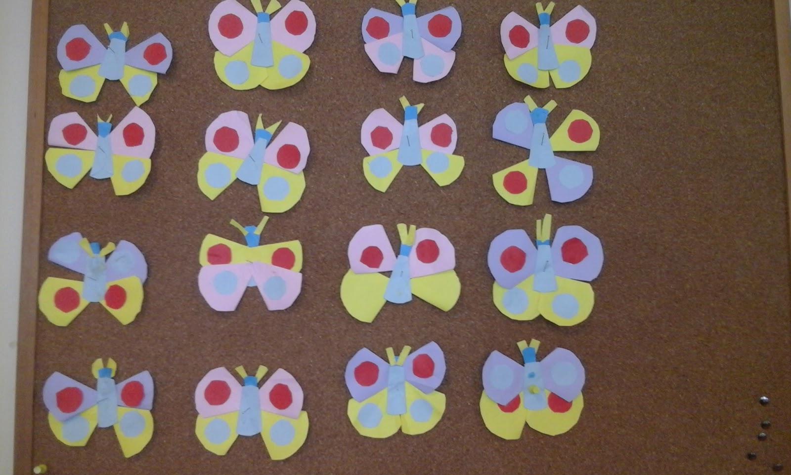 CLASA MEA: Maini dibace