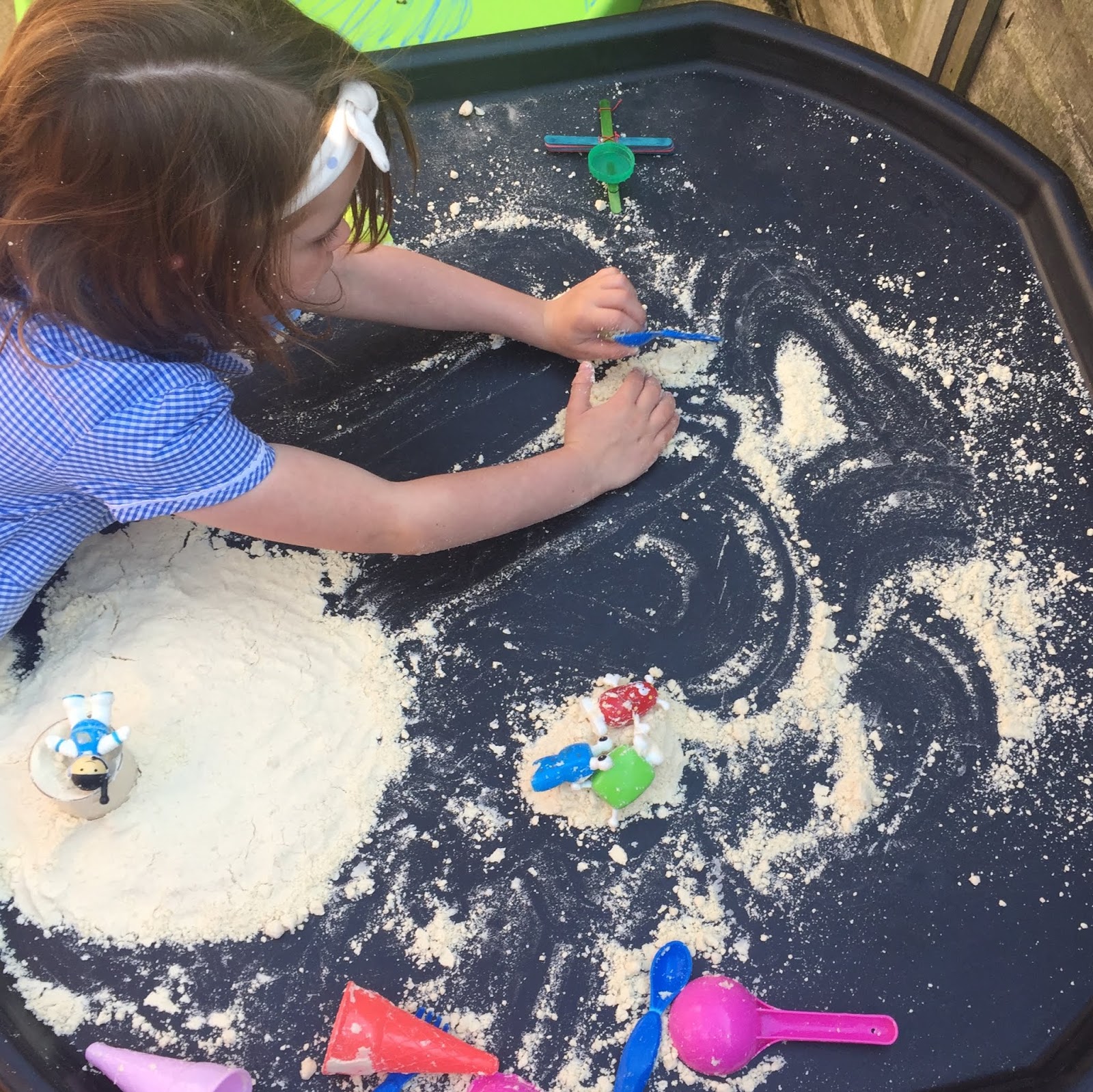 Space Tuff Tray - Moon Sand & Moon Rock Catapults