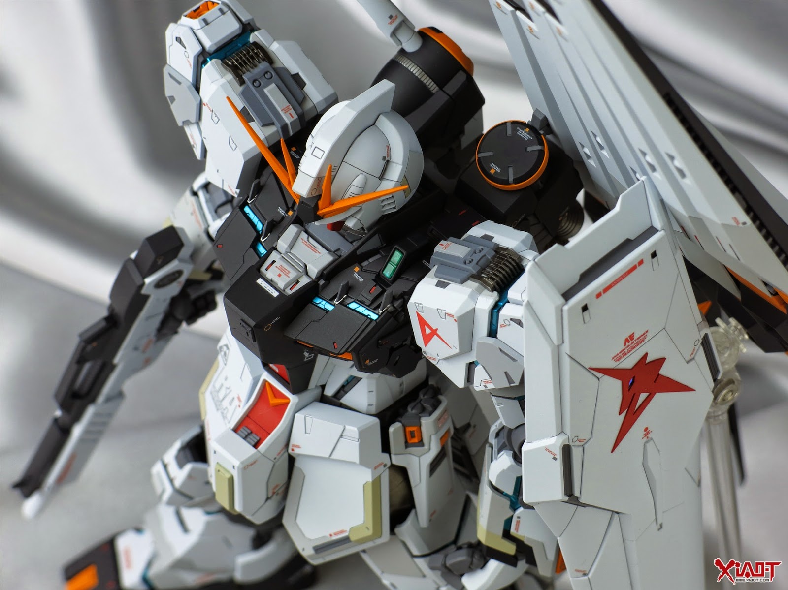 Custom Build: MG 1/100 RX-93 nu Gundam Ver. Ka "Detailed + Prism panels"