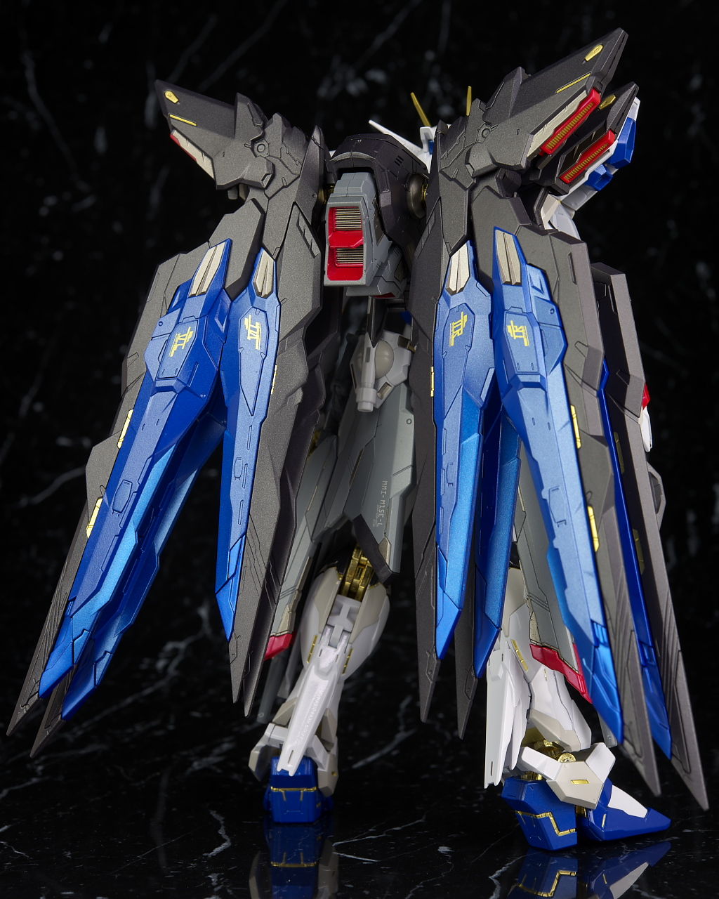 GUNDAM GUY: Metal Build Strike Freedom Gundam - Review by Hacchaka