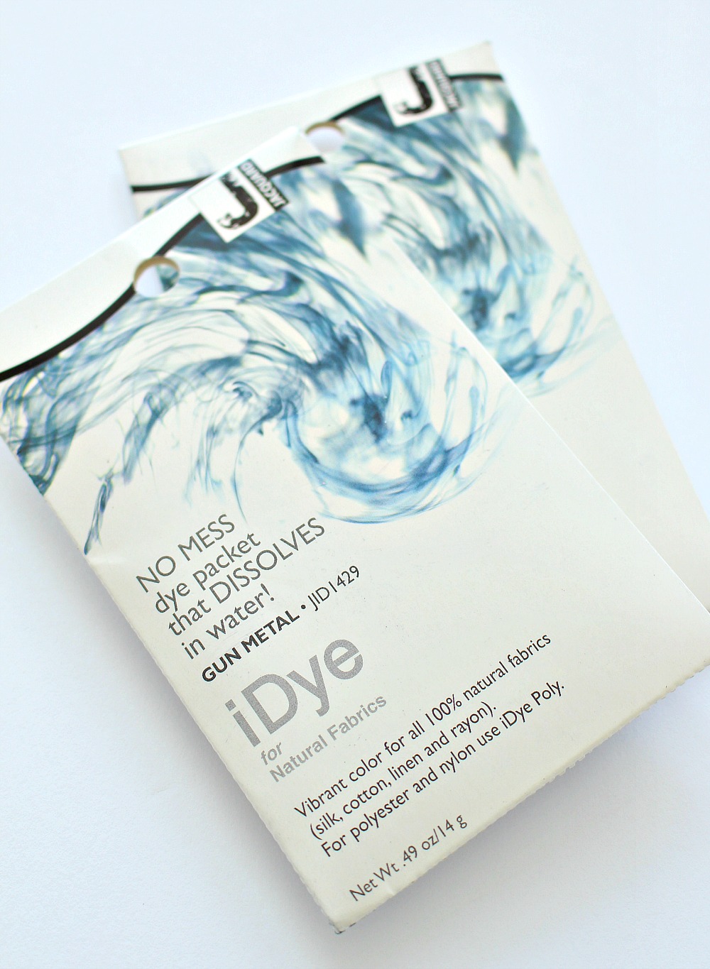 How to Dye Table Linens | iDye Gunmetal | Dans le Lakehouse