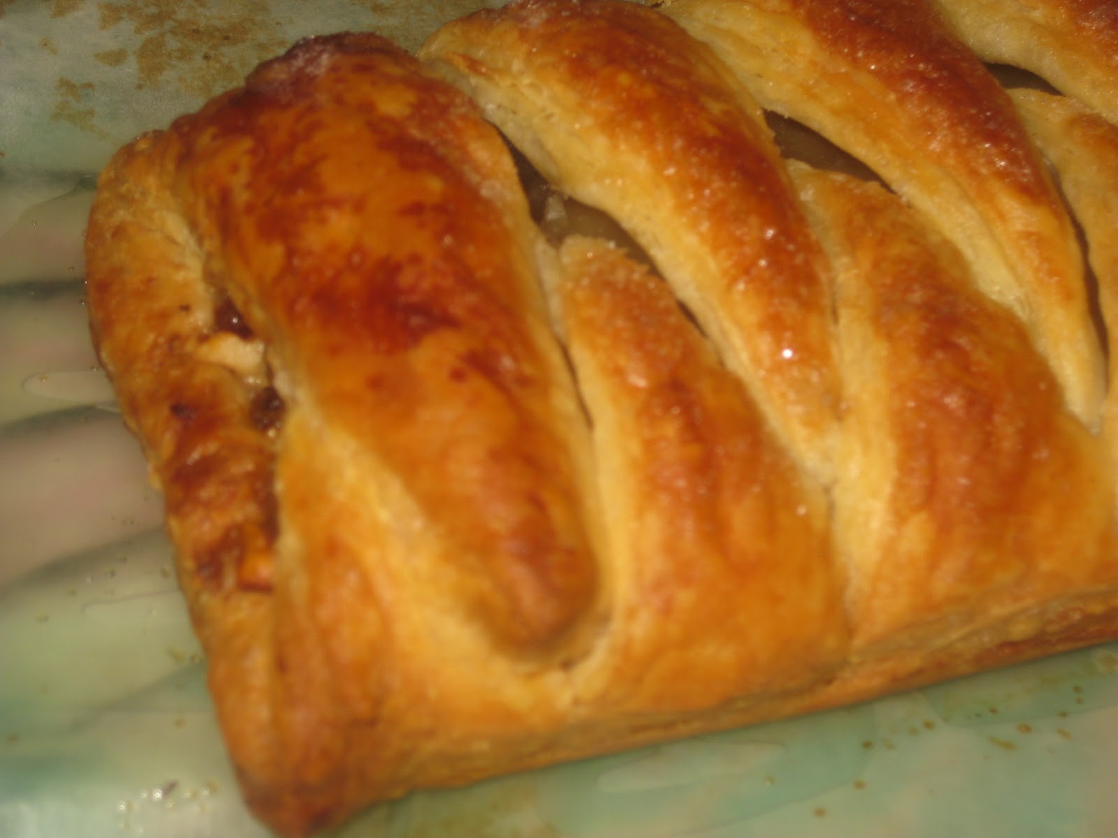 Brain and Bread with Ganesha ....: Braided puff pastry dessert