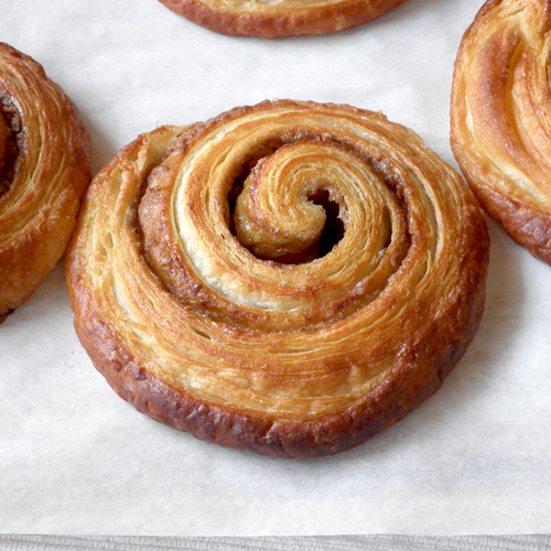 Food Pusher: Croissant Cinnamon Rolls