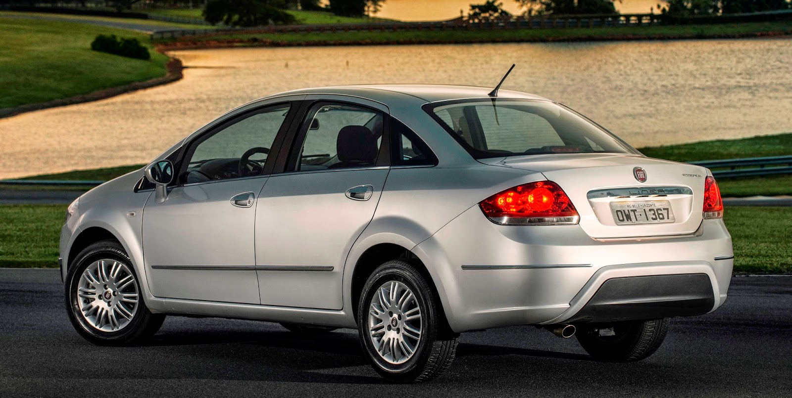 Fiat lança Linea 2015: versão Essence custa R$ 55 850