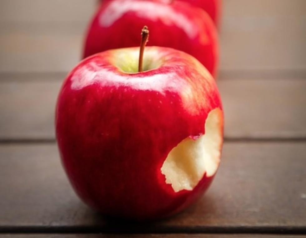 Confira as vantagens de comer maçã no lanche da tarde.
