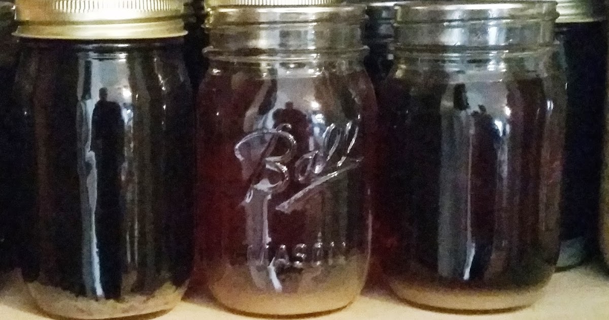 A Working Pantry ...: Oldie but Goodie: Canning Maple Syrup