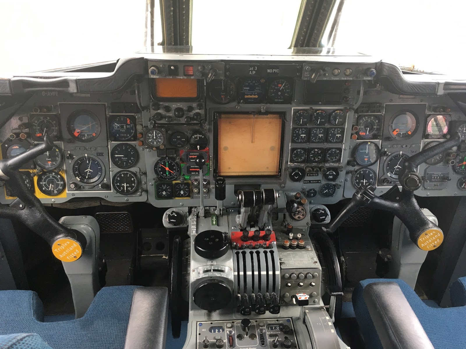 Stories of a DC-3 who wants to see the World