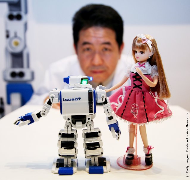 Sagomon: World's Smallest Humanoid Robot (2007) Sagomon: World's Smallest Humanoid Robot (2007)