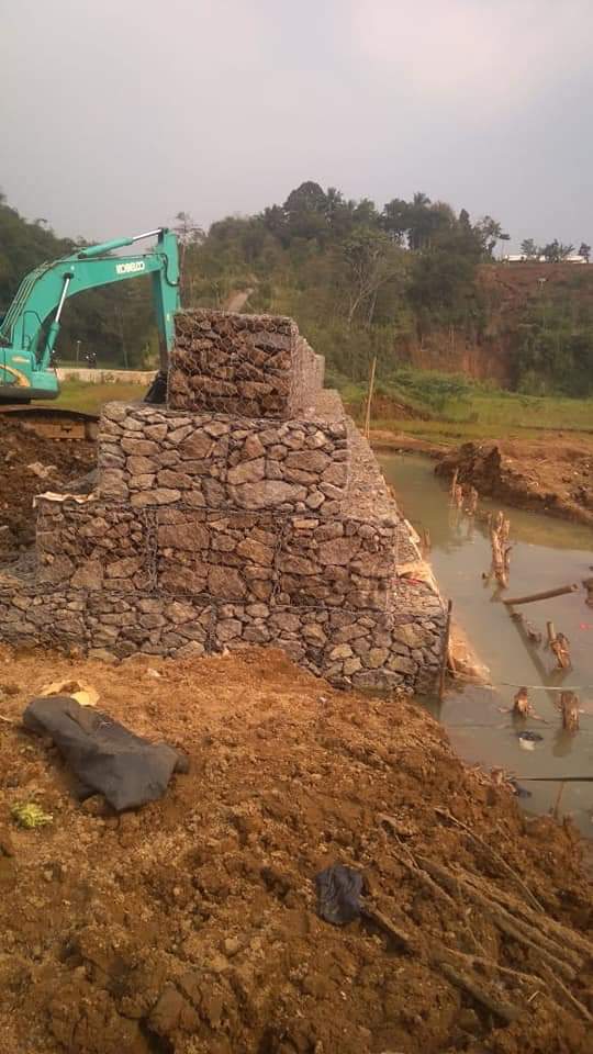Pangandaran Pemasangan Batu Bronjong Penahan Tanah