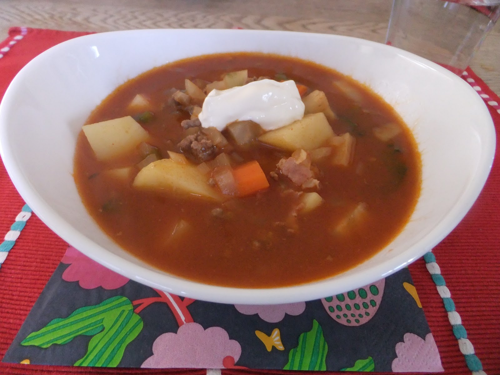 Mamma Britas matblogg: Gulasjsuppe.