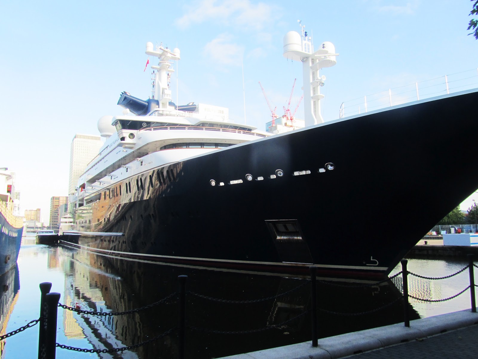 Phil & Julie's Adventure: Mega Yacht, Octopus