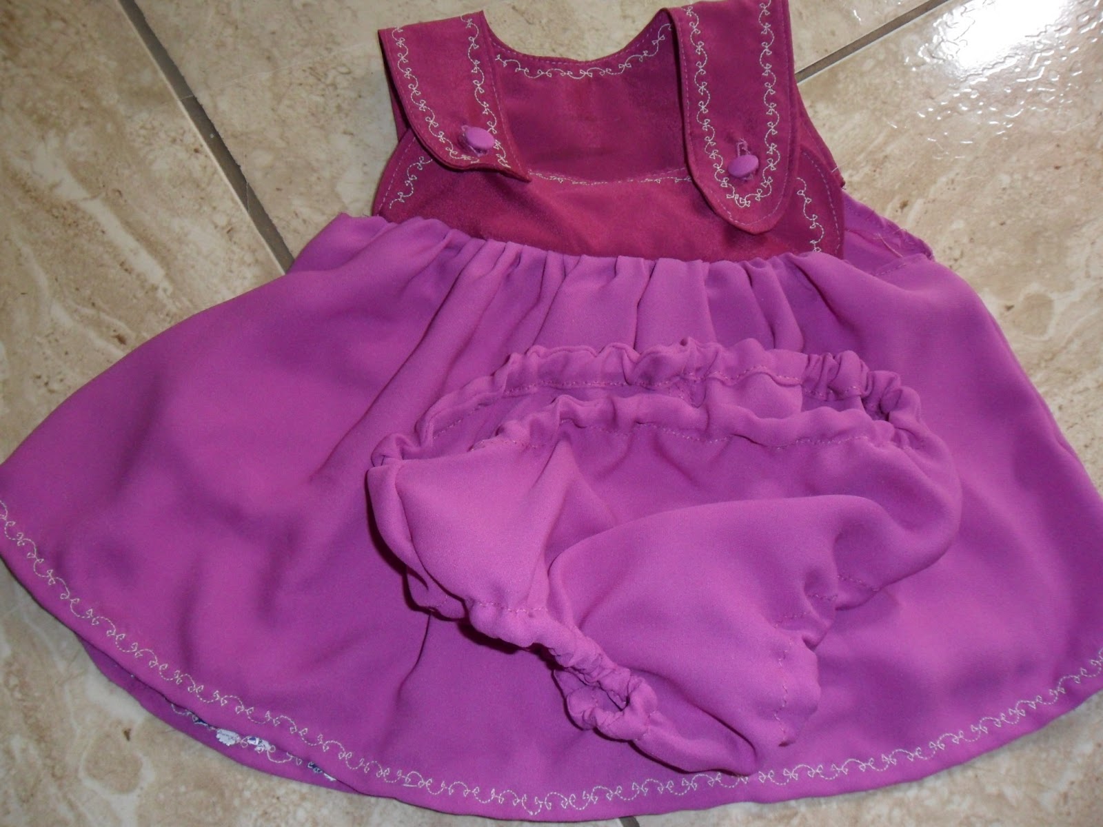 Tricotando carinho: Vestido + calcinha