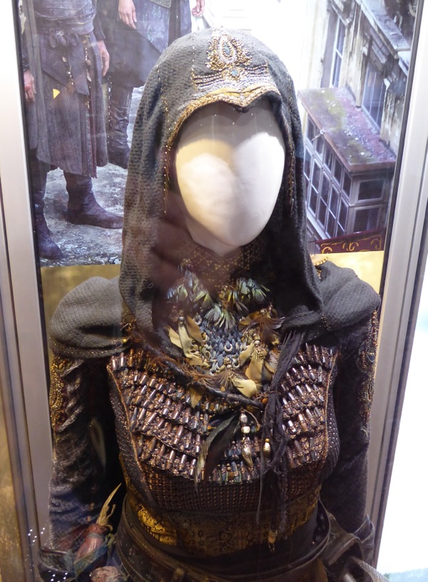 Hollywood Movie Costumes and Props: Ariane Labed's Assassin's Creed ...