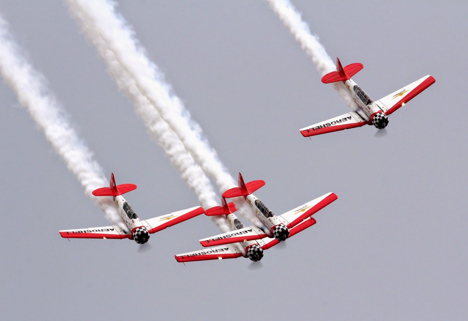 The Aero Experience: EAA AirVenture Oshkosh 2014 Airshows: The ...