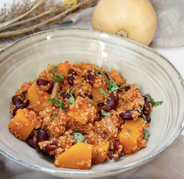QUINOA ÉPICÉ HARICOTS ROUGES & POTIRON