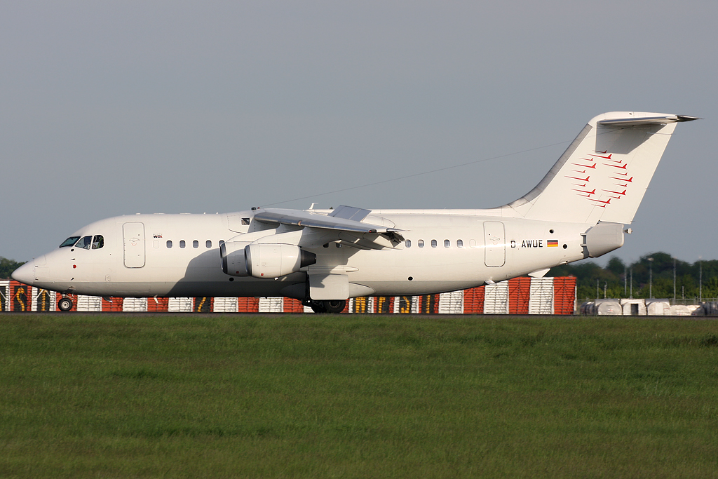 WORLD AIRCRAFT IMAGES by Terry Wade: D-AWUE B462 WDL EGSS (London ...