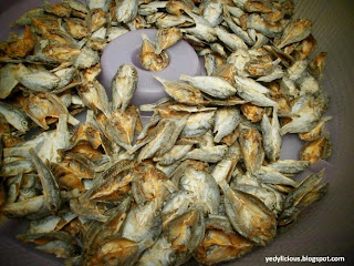 Crispy Danggit and Garlic Rice on a Sunday Morning | YedyLicious Manila ...