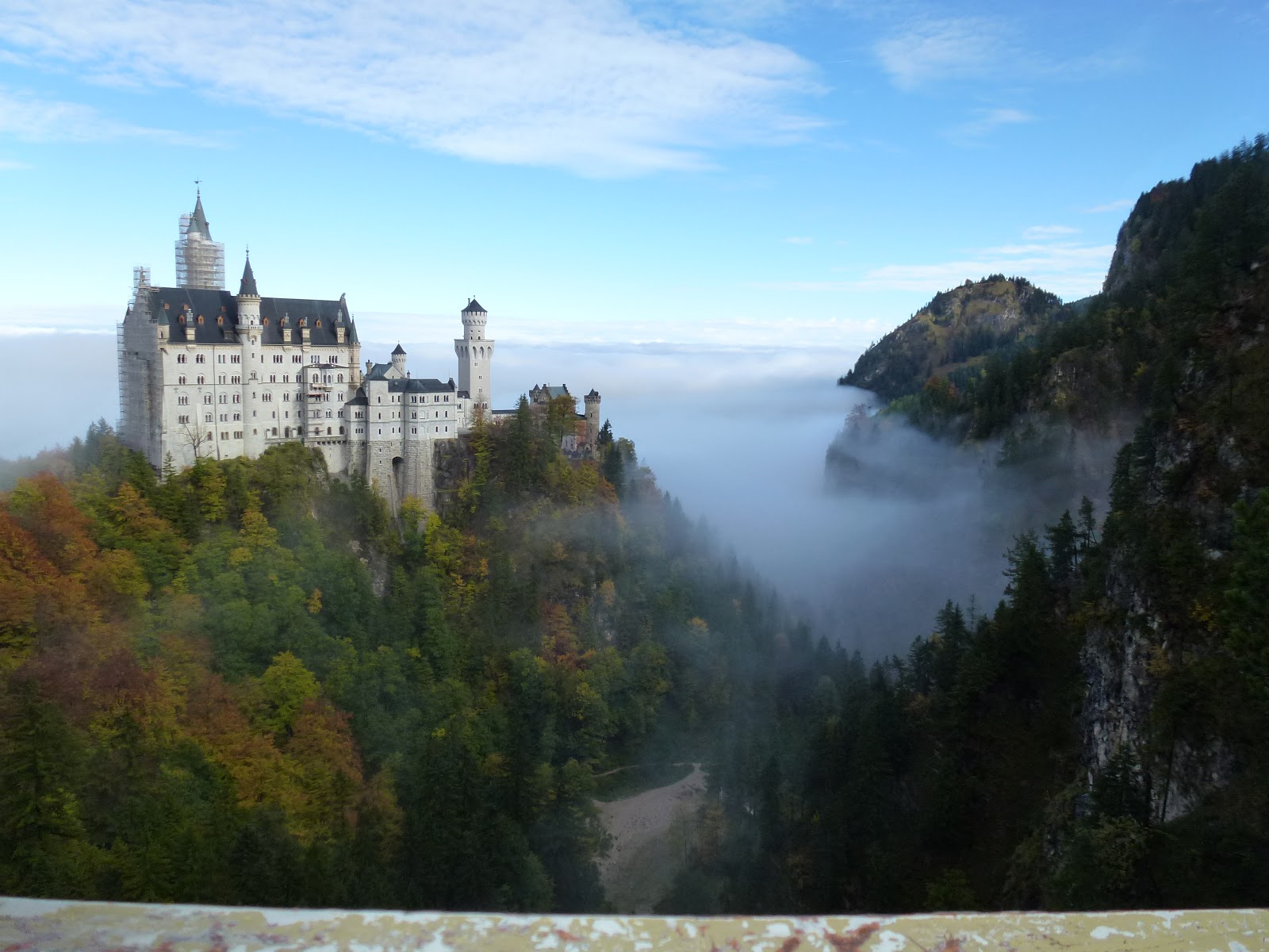 The Art Blog of Gordon Napier: Preraphaelites, Grail Castles, dragons ...