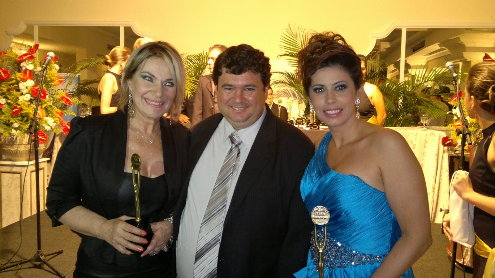 Mara Bastos: 22/01/12 - 29/01/12