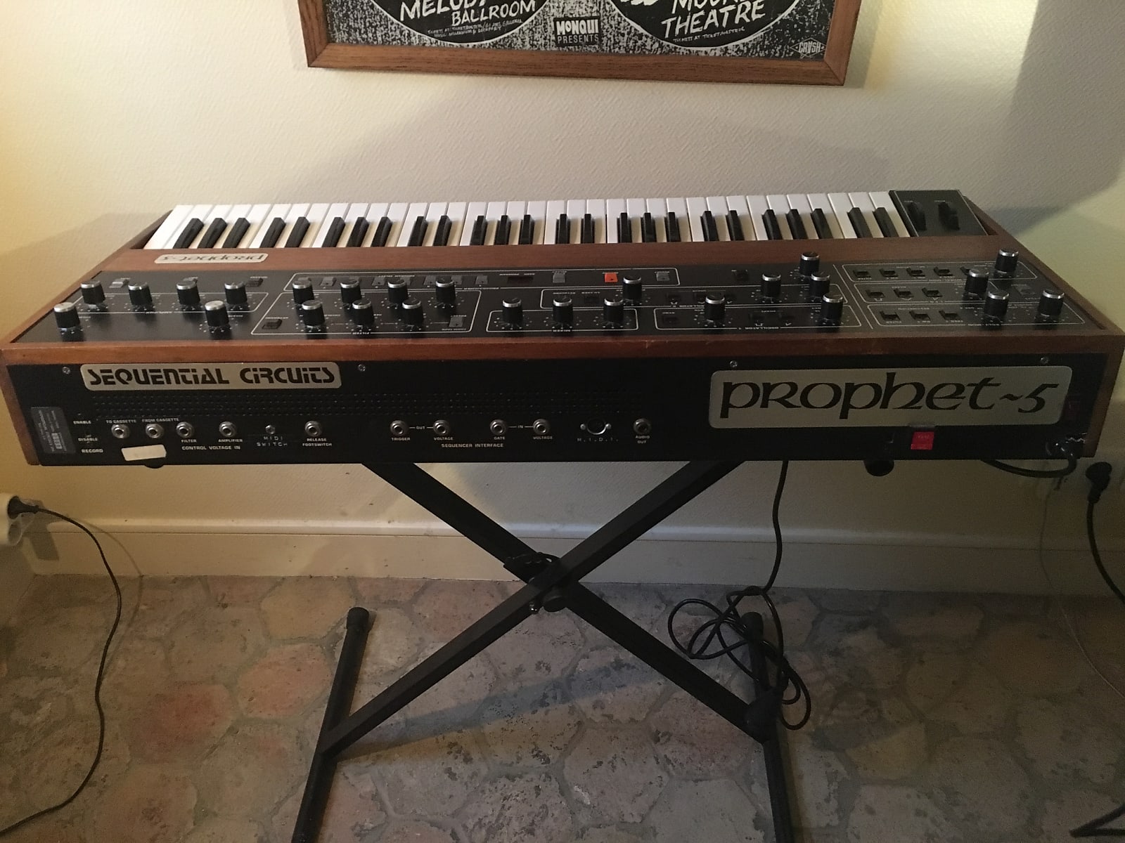 MATRIXSYNTH: Sequential Circuits Prophet 5 Rev 2 + Midi