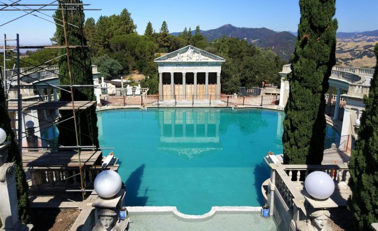 Hearst Castle, San Simeon, California (with Map & Photos)