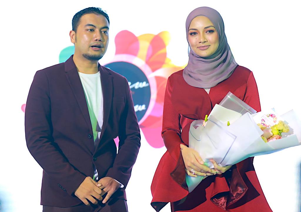 Neelofa - Chew N Glow Official Brand Ambassador | ♥Miriam MerryGoRound♥