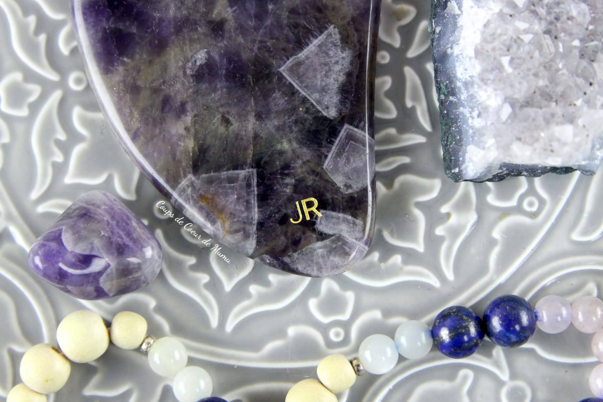 A la découverte du Rouleau de Jade et du Gua Sha en Améthyste de Jade ...